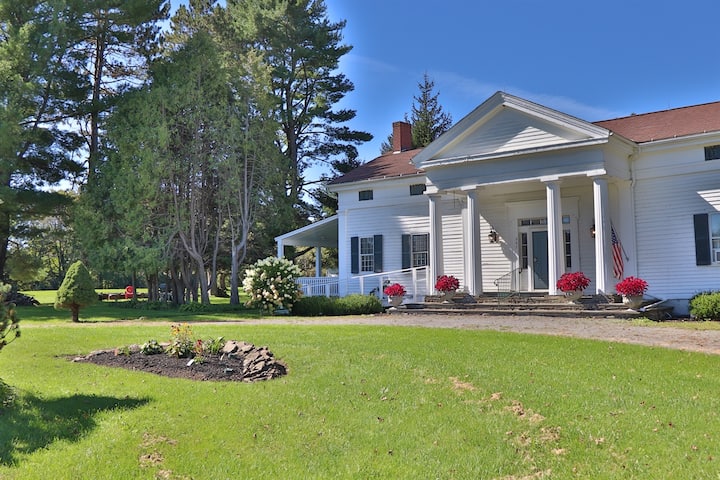 1819 House - Unique Group Friendly 6 Bdrm/6 Bath C - Cooperstown, NY