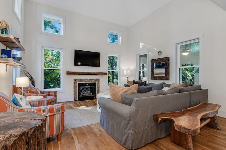 Nestled In The Maritime Forest With Access To Club - Bald Head Island, NC