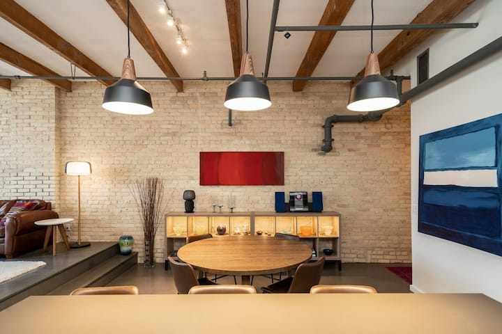 Urban Modern Design - Large Loft + Heated Parking - Winnipeg
