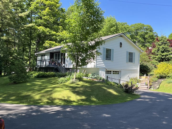 Cardinal Cottage - Otsego Lake Access, Updated Kit - Cooperstown, NY