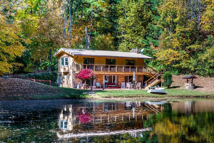 Cute As A Button On Button Lake - Nashville, IN