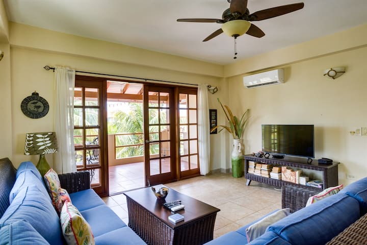 Moderne-condominium-vue Sur Le Canal-salle De Bain - Placencia