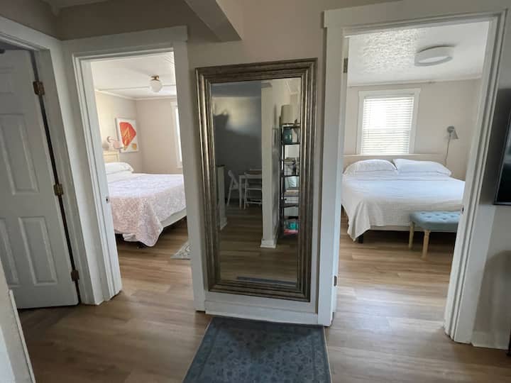Deck And King Beds 1 Mile To Downtown Free Parking - Nashville, TN