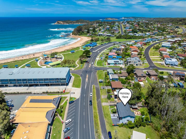 Skyes Beach House - The Entertainer - Pet Friendly - Broulee