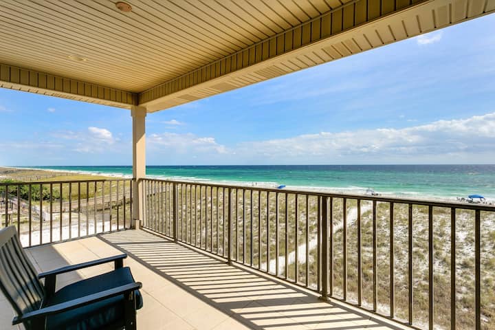 Luxurious Beachfront Townhome |Emerald Coast Views - Pensacola Beach, FL