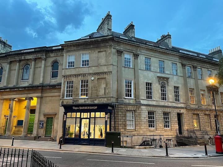 Stunning, Bath Townhouse, City Centre (As) - Bath