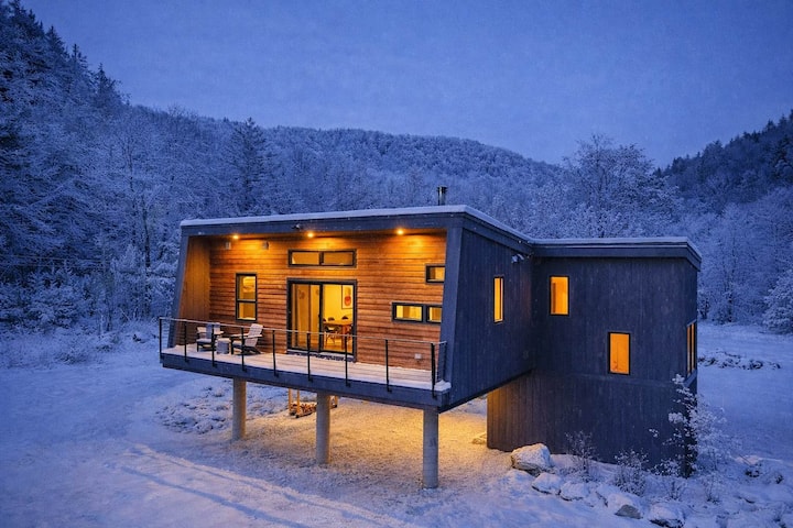 The Post Haus: One-of-a-kind Modern Vt Experience - Jamaica, VT