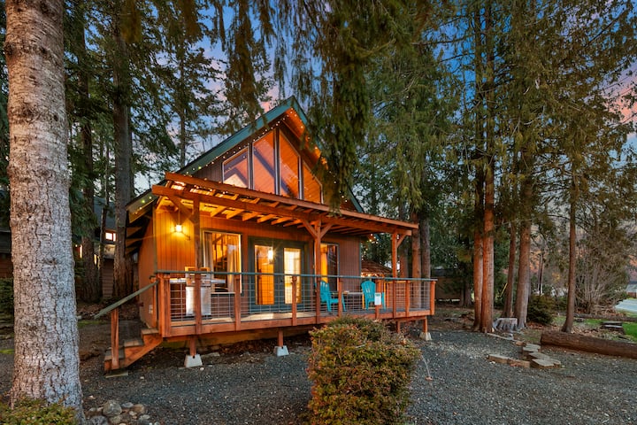 Hot Tub Cabin At Robinhood Village Resort #3 - Hoodsport, WA