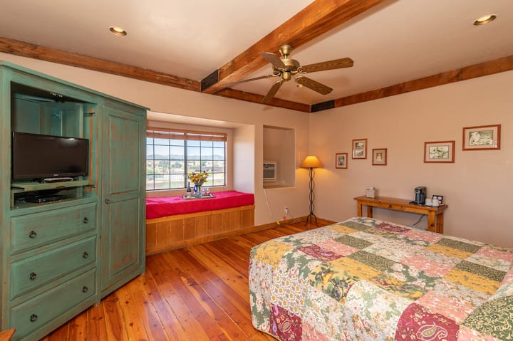 Sonoita Inn - Single Queen W/ Day Bed - Sonoita, AZ