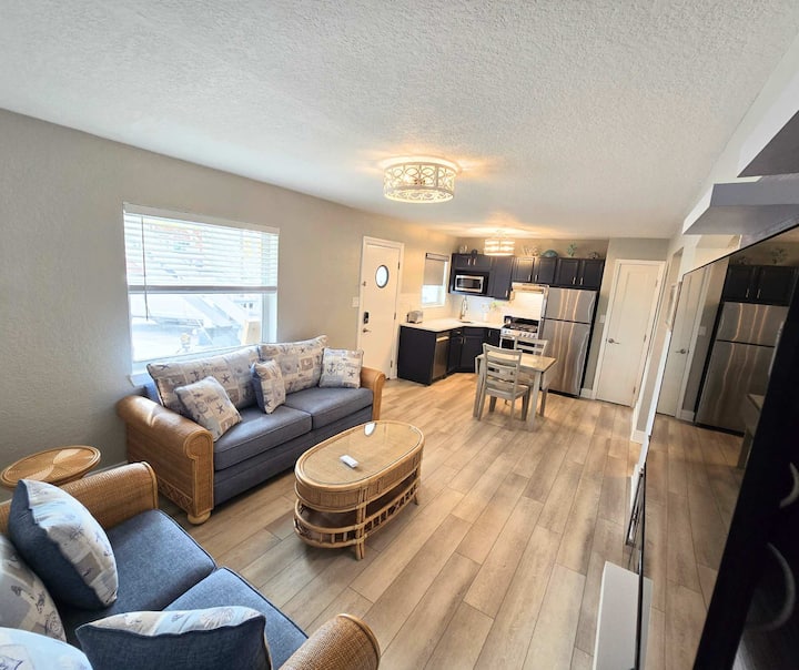 Blue Wave Suites: Make Waves In Clearwater Beach - Dunedin, FL