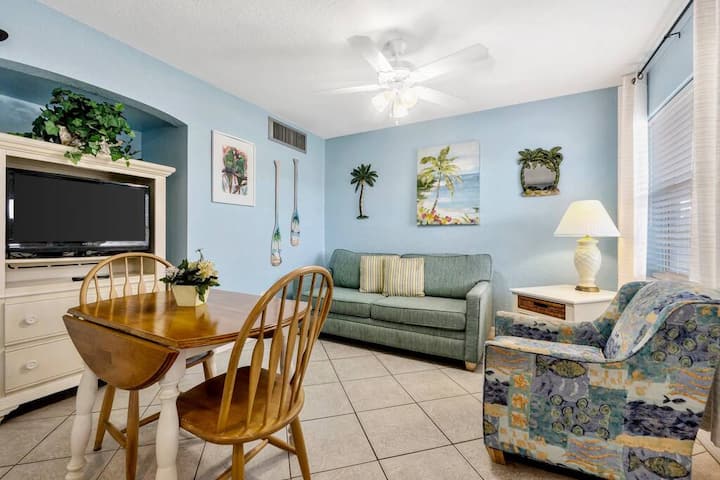 Blue Wave Suites: Make Waves In Clearwater Beach - Clearwater Beach, FL