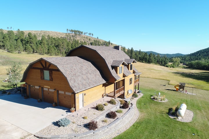 Deadwood Barn Lodge Cabin - Sturgis, SD