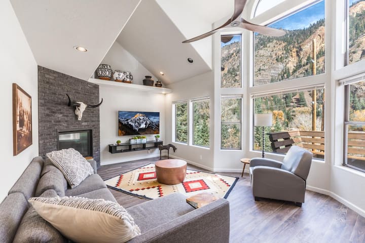 Luxury Meets Tranquil Mountain Retreat-private Cou - Ouray, CO