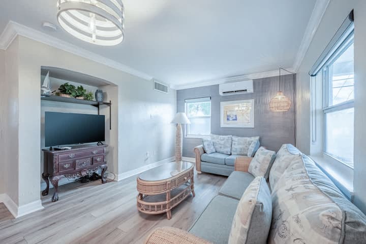 Blue Wave Suites: Make Waves In Clearwater Beach - Dunedin
