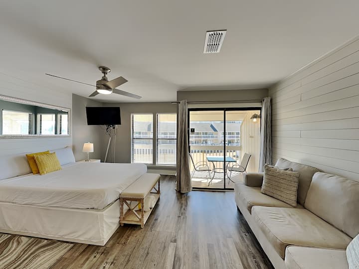 Sandpiper Cove #8242 | Pet Friendly, Near Beach! - Destin, FL