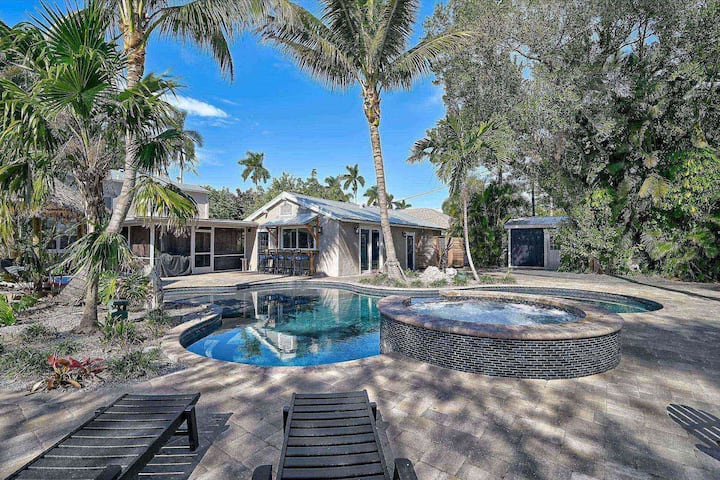 Resort-style Estate With Pool, Spa, And Game Room - Longboat Key, FL