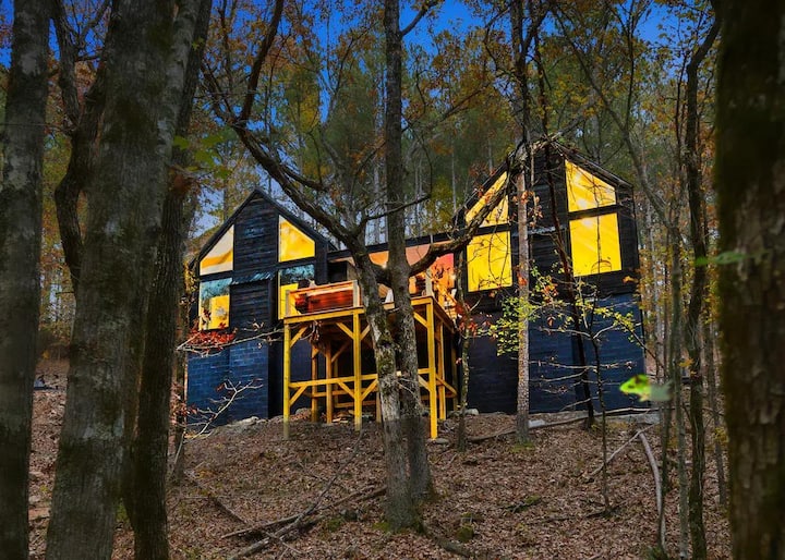 Romantic Treehouse W/sauna, Hottub, Creek, Swing - United States