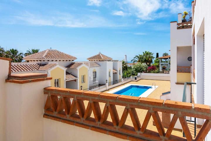 2 Bedroom Apartment With Pool Views - Nerja