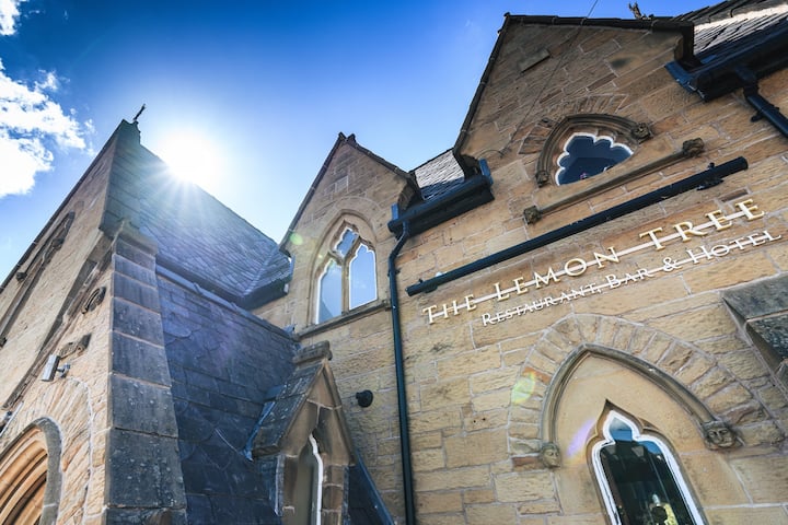 Double Room With Breakfast At The Lemon Tree - Wrexham
