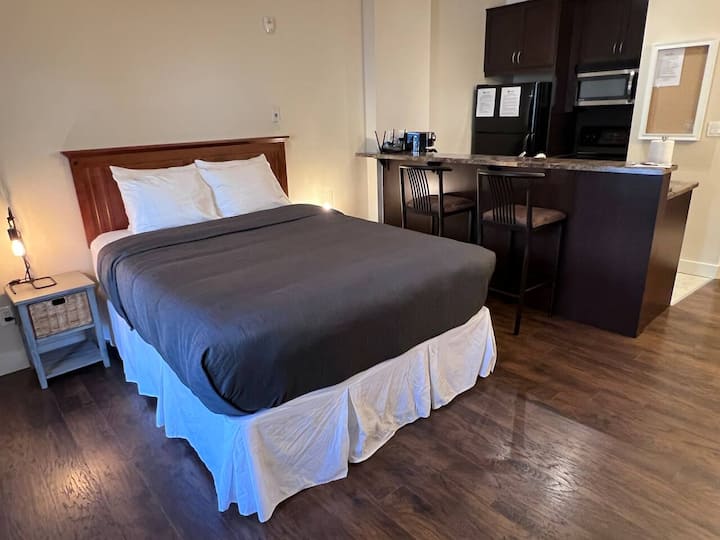 Studio With Kitchen, Great Location - Fernie