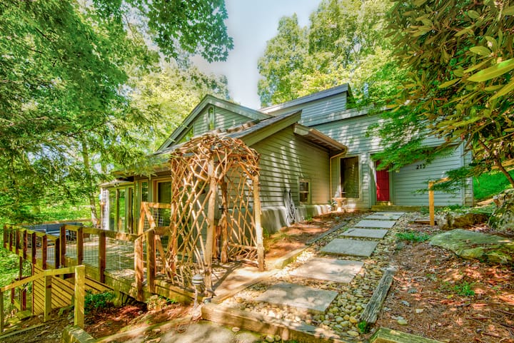 Deerwood Manor - Pool Table, Ping Pong, Firetable - Valle Crucis, NC