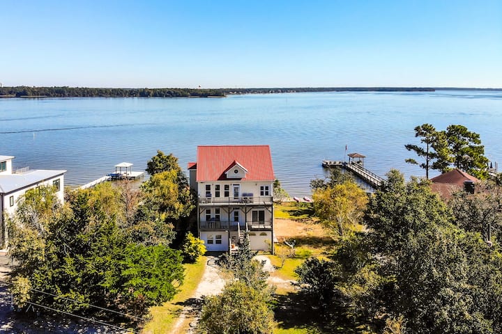 Charming Waterfront Home: Fish, Boat + More! - Jacksonville, NC