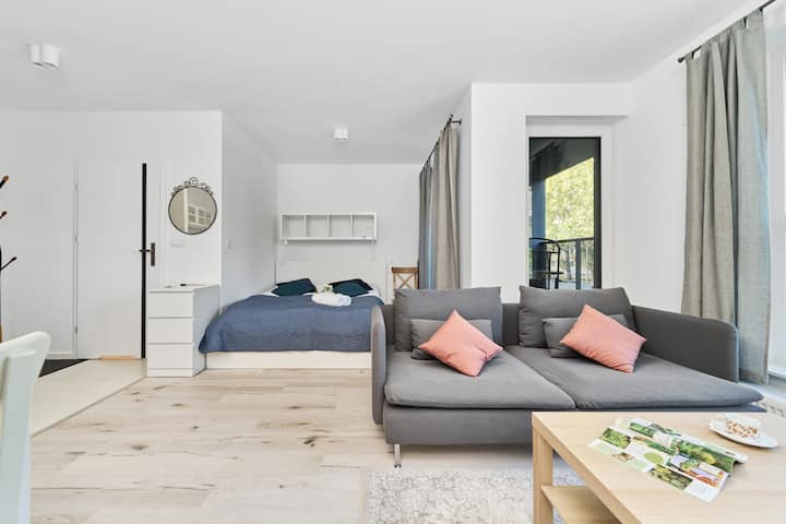 Gwiaździsta 18 | Studio In Wrocław | Parking - Wrocław