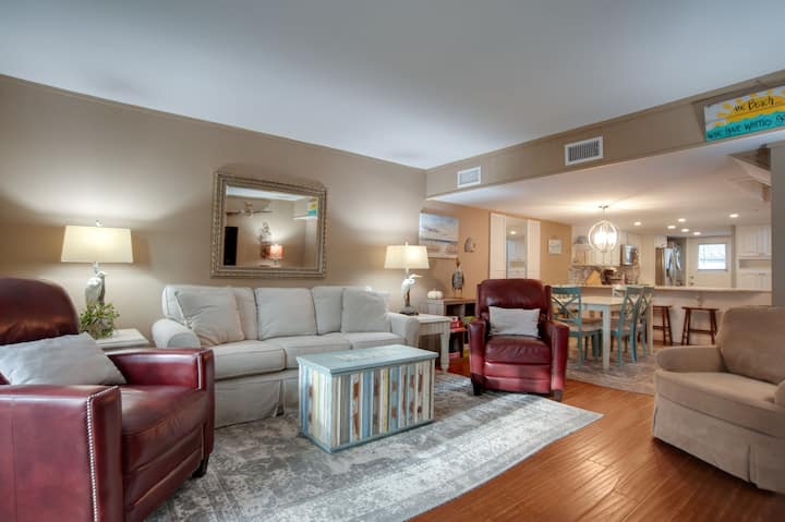 Beachside Luxury Villa W/ Pool On Hilton Head - Coligny Beach Park