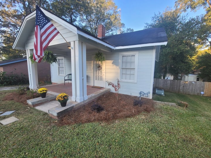 Fenced Yard 2br + Seriously Comfy Beds - Montgomery, AL