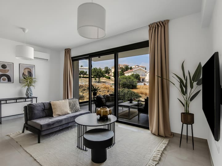 Sanders Elgio - Delightful 2-bdr Apt With Balcony - Limassol