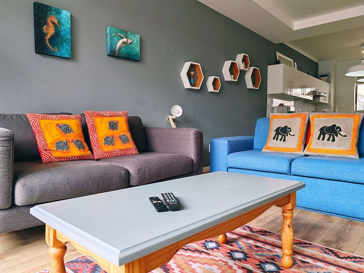 Sunny 2-bed Apartment With Mountain & Beach Views - Kaapstad