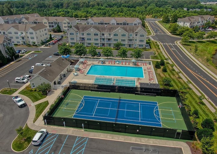 Amenity Rich 4br Home W/ Parking Pool Tennis Sleeps 10 - Rehoboth Beach, DE