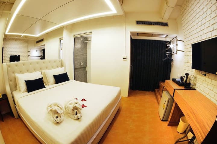 Forty Winks Phuket Hotel(deluxe Double &Breakfast) - Patong