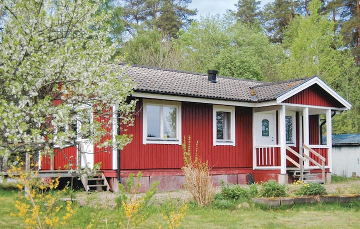 Cozy Home In Nossebro With Kitchen - Herrljunga