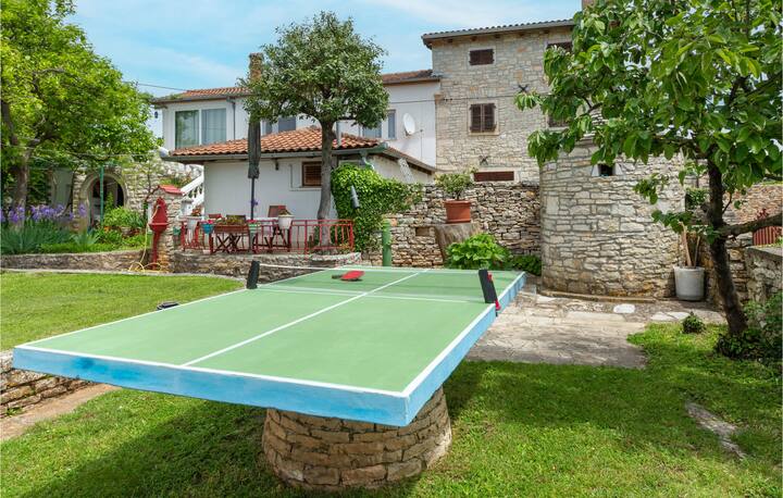 Lovely Home In Kanfanar With Kitchen - Kanfanar