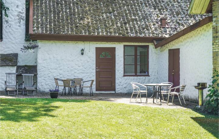 3 Bedroom Cozy Home In Tomelilla - Tomelilla
