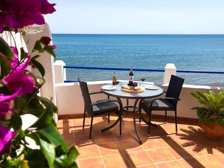 Beautiful One-bedroom Beach Side Apartment Newly Renovated - Calahonda