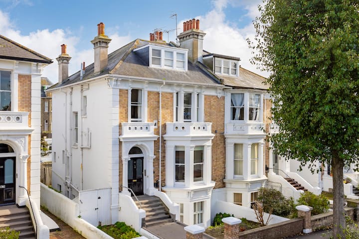 Lovely, Modern & Spacious 1-bed Flat Central Hove - Brighton and Hove