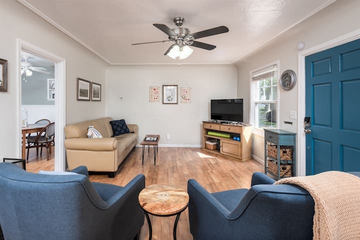 Oak Cottages Duplex | Six Minute Stroll To Histori - Lodi, CA