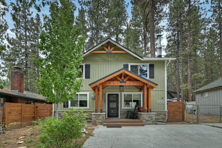 Mcwonderful Manor: Spa! Fire Table! Central A/c! - Big Bear Lake, CA