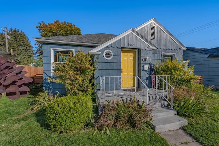 Front Ave Charmer - Blocks From Sanders Beach - Coeur d'Alene, ID