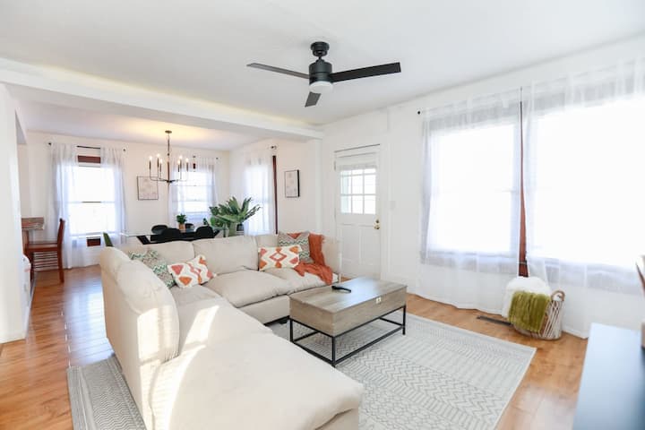 Sojourn | Ocean Front Hideaway | 3 Bedroom - Norfolk, VA