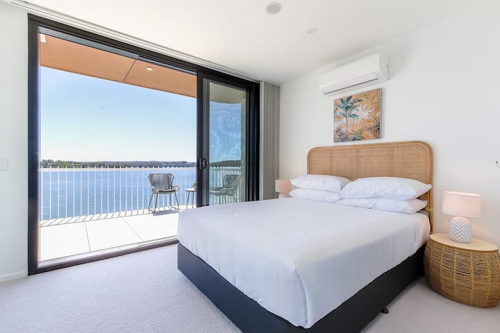 Lavish Coastal 2-bed With Stunning Ocean Views - Batemans Bay