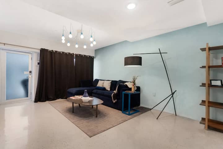 Roami At 250 Collins | Pool | Next To Beach | 2br - South Beach, FL