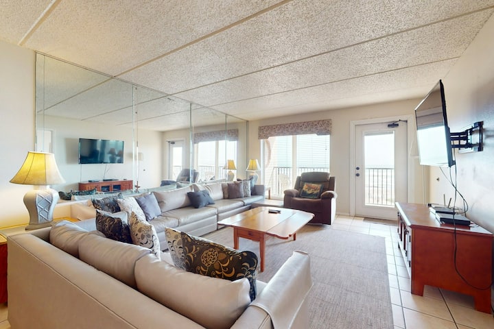 2br Oceanfront 3rd-floor | Balcony | Pool - South Padre Island