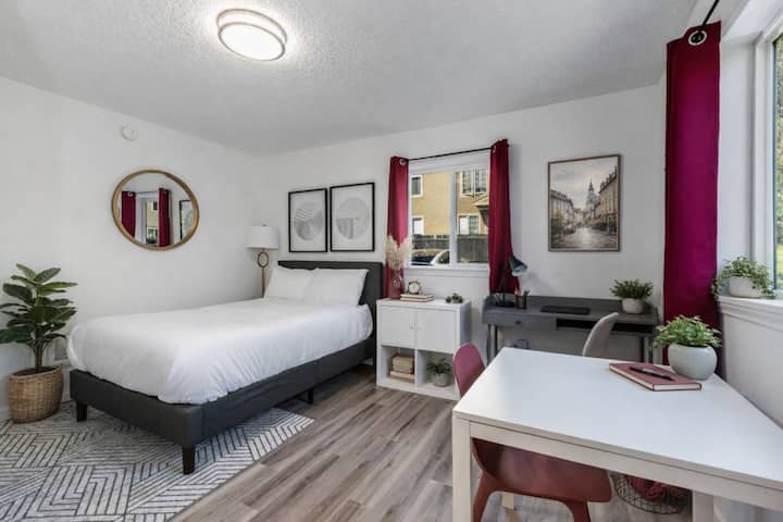 Remodeled Studio In Heart Of Dt Tacoma - 3 - Tacoma