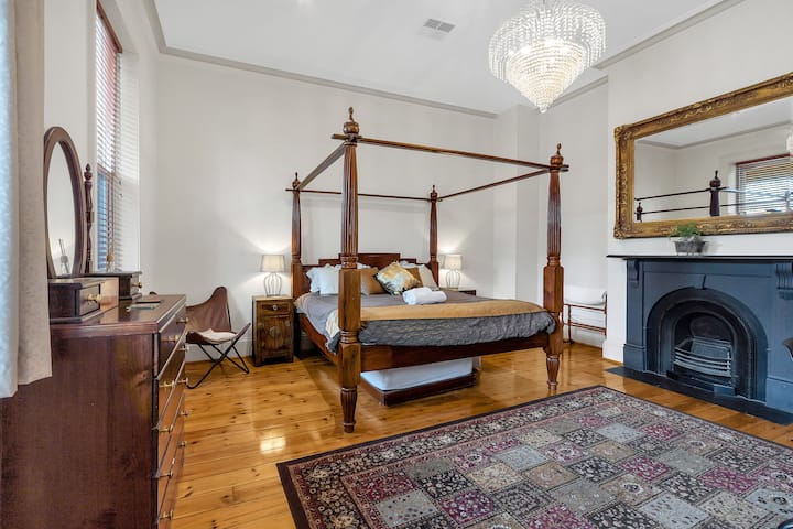 Swainson On Carrington - Adelaide