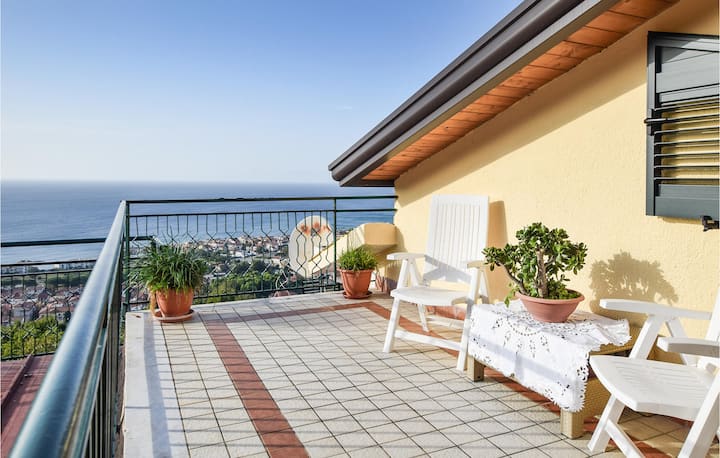 Stunning Apartment In Castellabate -Sa- - Castellabate