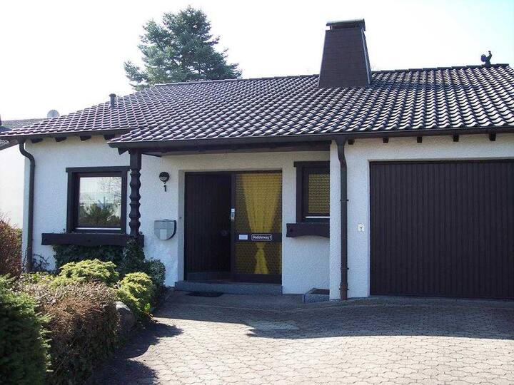 Ferienhaus Charlotte Mit Garten (Neunkirchen) - Neunkirchen