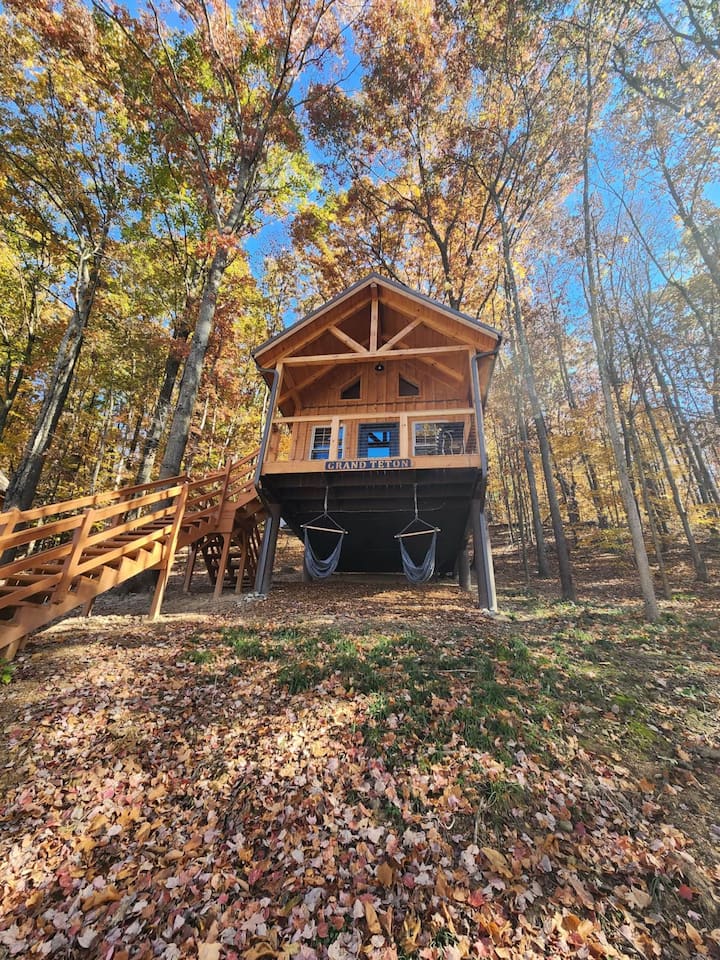 Grand Teton: 4-6 Person Midsize Cabin (10 Of 16) - Stock Township